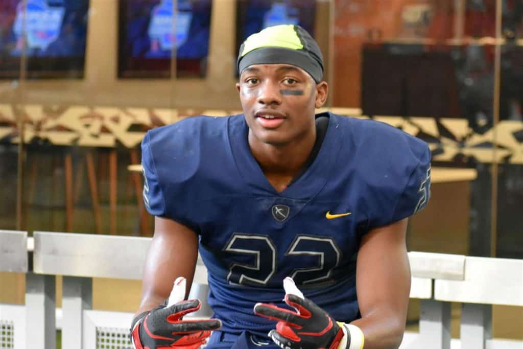 Justin Robinson commits to the Georgia Bulldogs for 2020