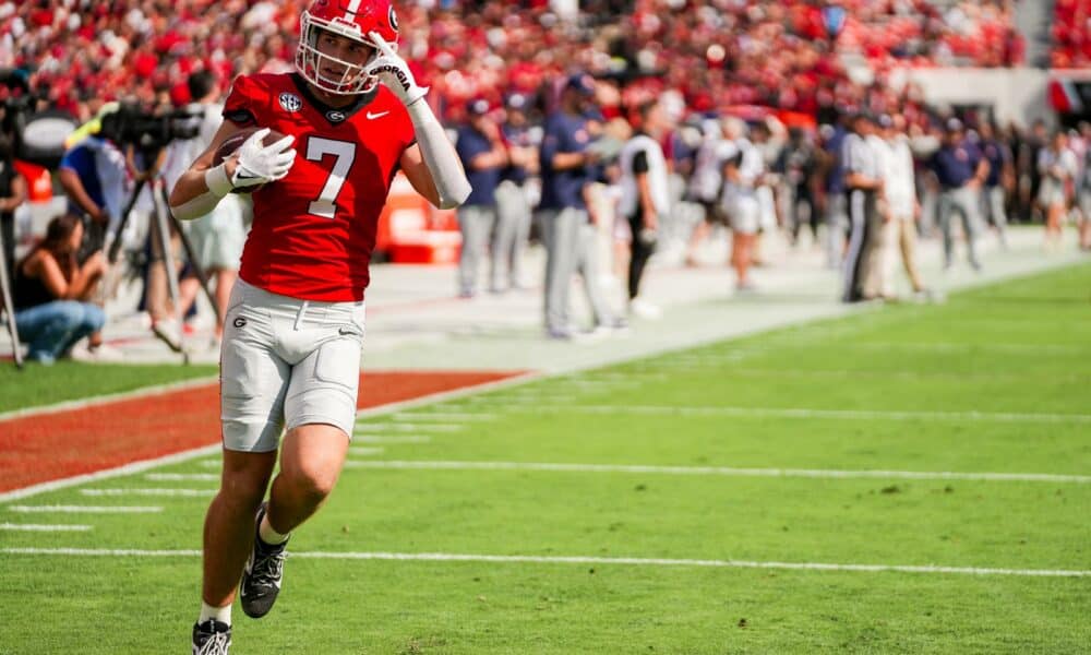 Georgia football wins high-scoring battle of Bulldogs