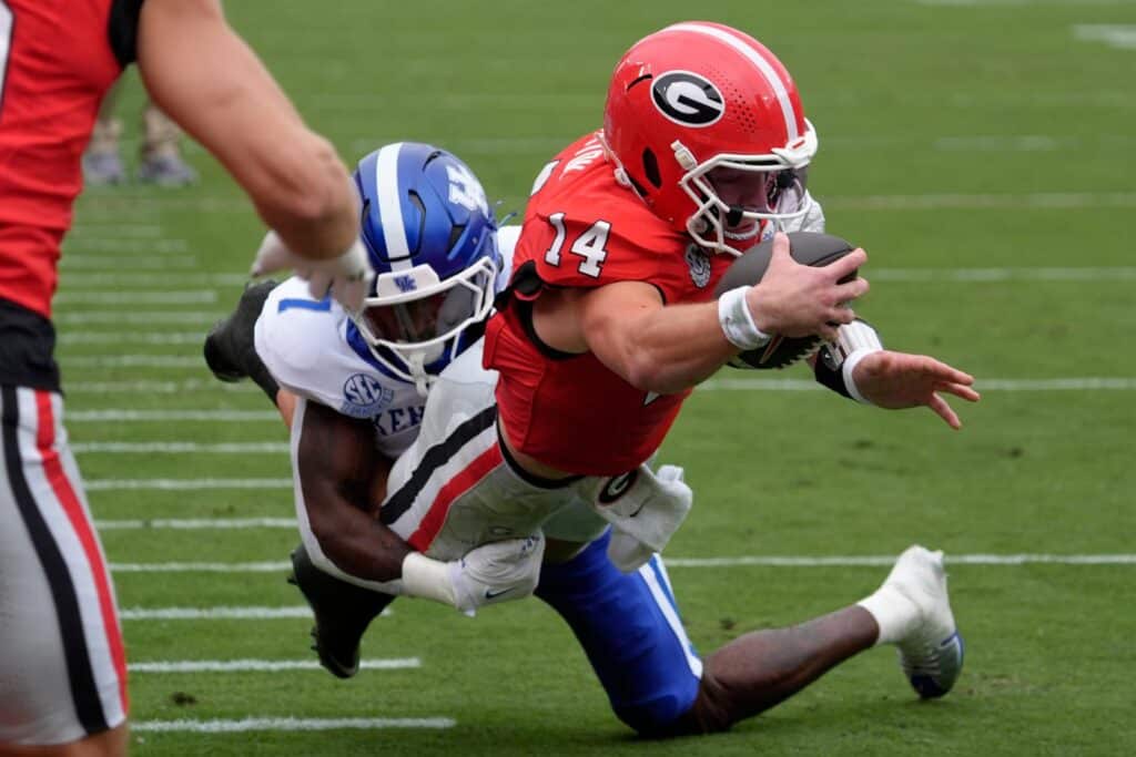 Bulldogs roll past Kentucky on Homecoming