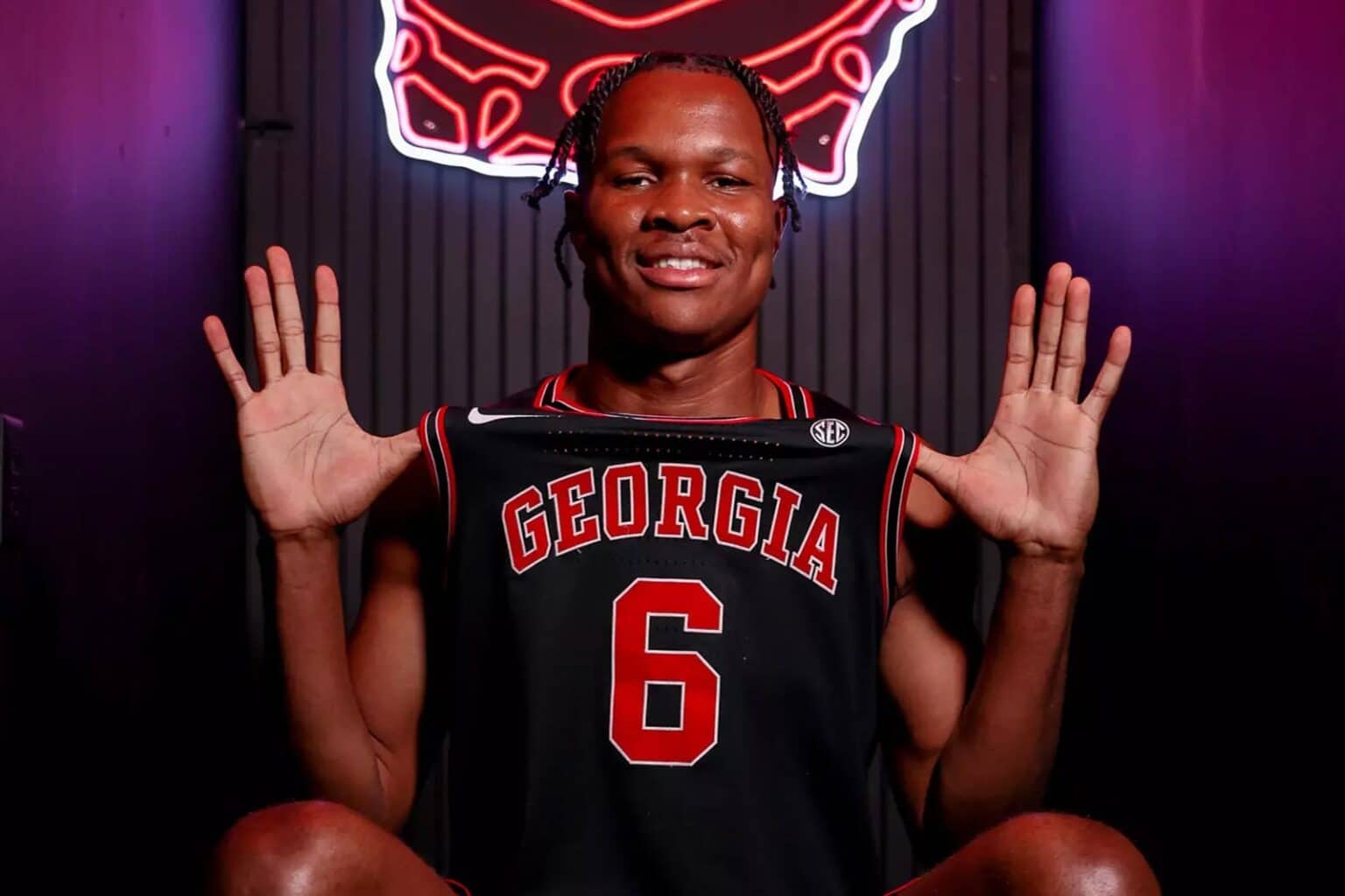 David Ugonna Ike signs with Bulldogs